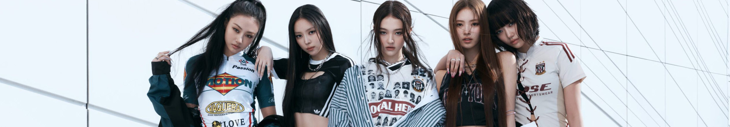 MEOVV Official Albums & Merch | K-Pop Bazaar – K-POP BAZAAR